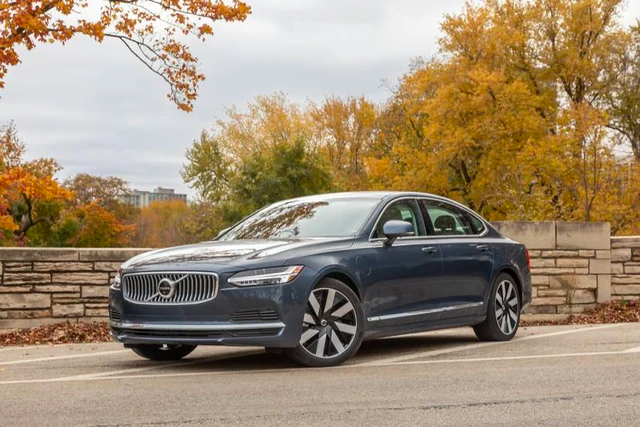 Chi tiết xe Hybrid Volvo S90 Recharge Ultimate 2025 giá 2,89 tỷ đồng, mức tiêu thụ nhiên liệu ...